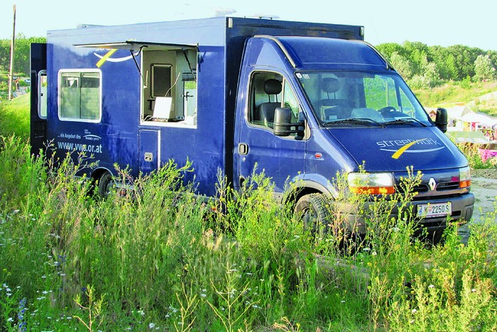 Mobile-Lab-Keeps-Tabs-Street