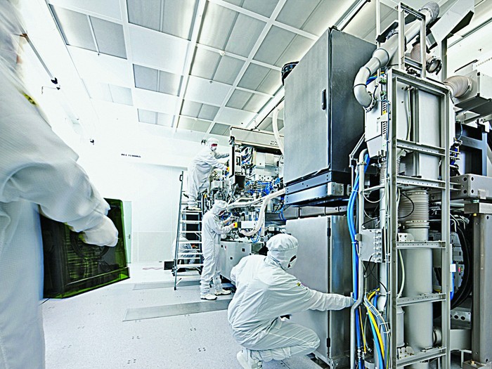 Large-Wafers-Extreme-Light