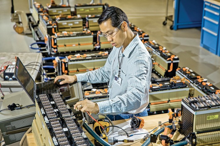 GM-Expands-Michigan-Battery-Laboratory