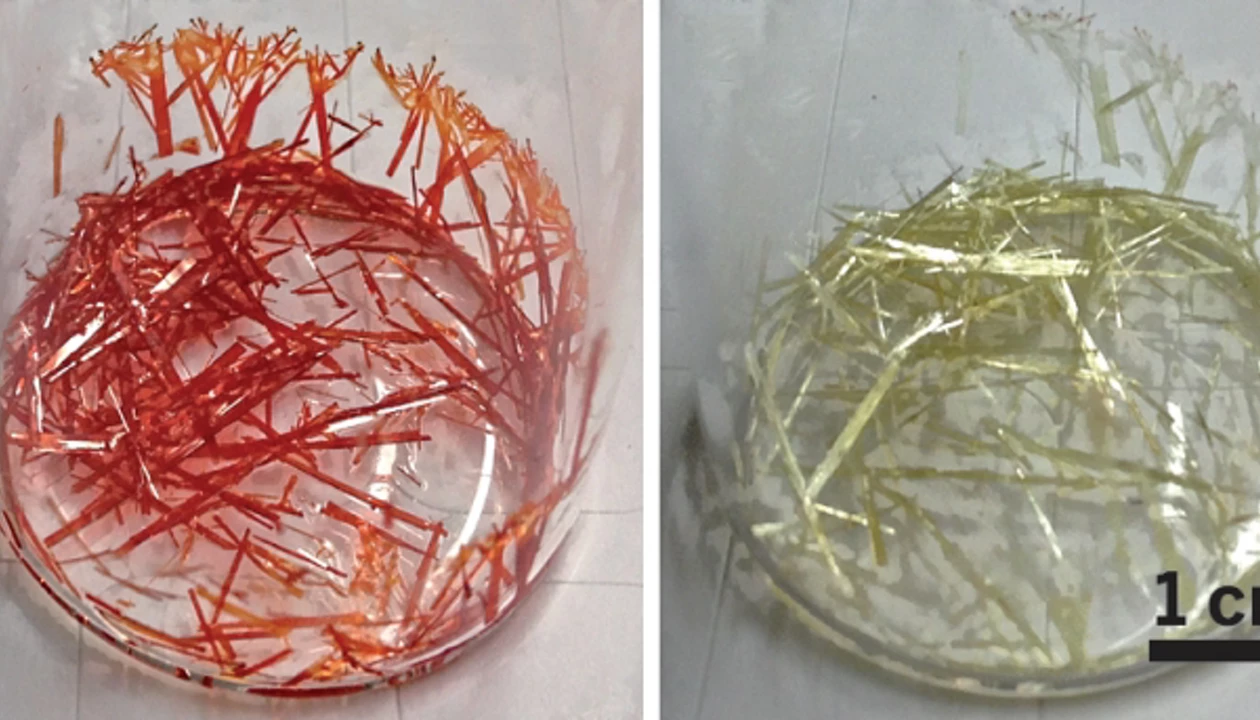 Dye Crystals Polymerize With Light