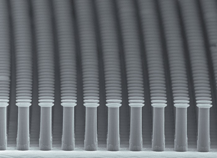 Sticky-gecko-inspired-material-conducts