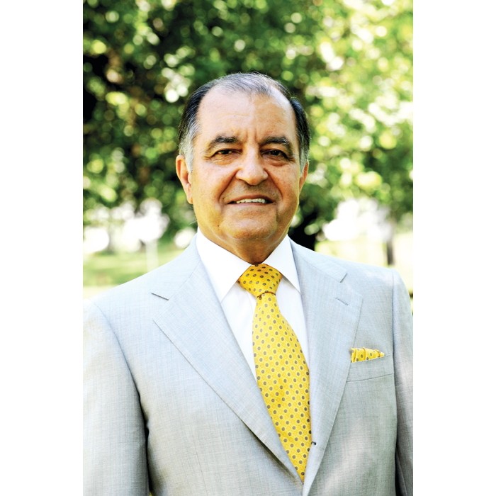 Ghasemi-receive-Palladium-award