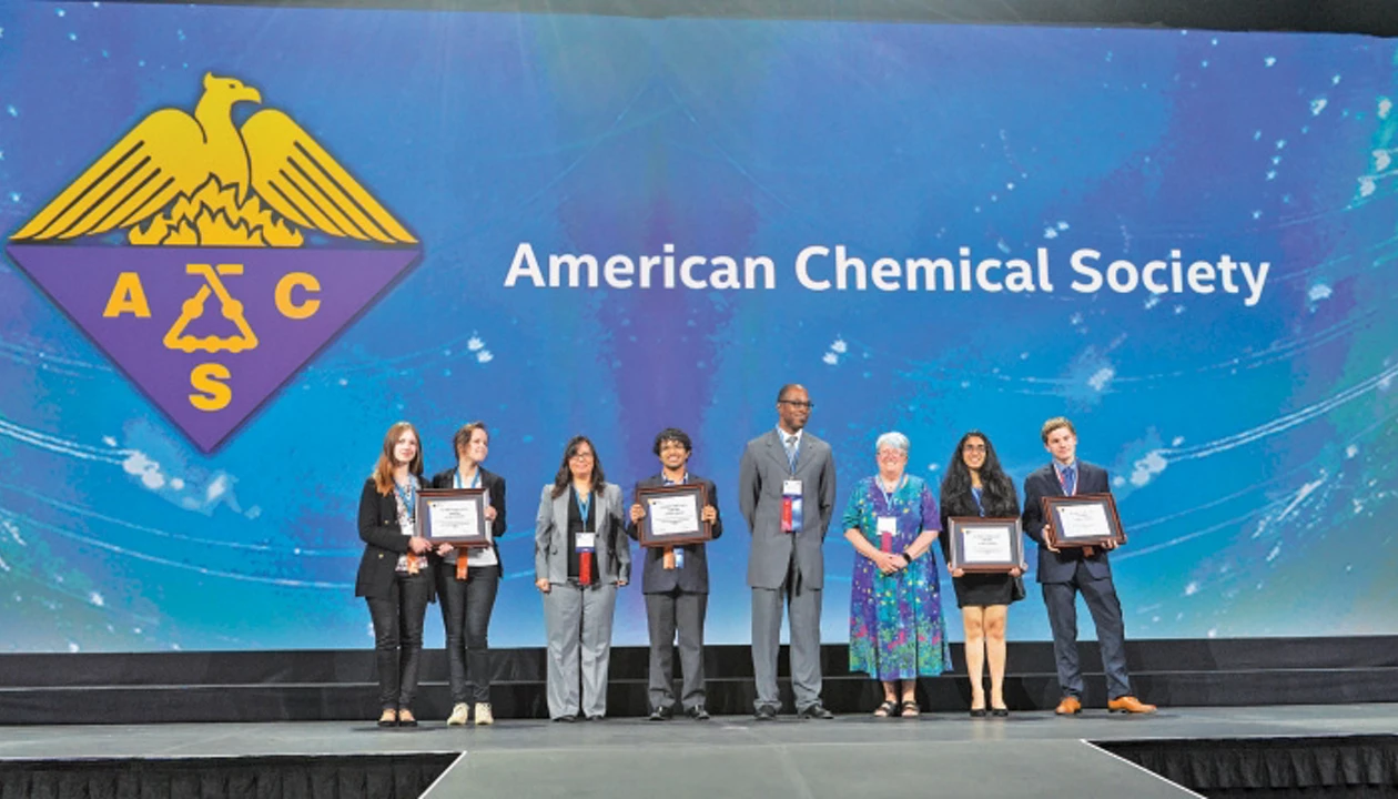 Chemistry projects honored at international chemistry competition