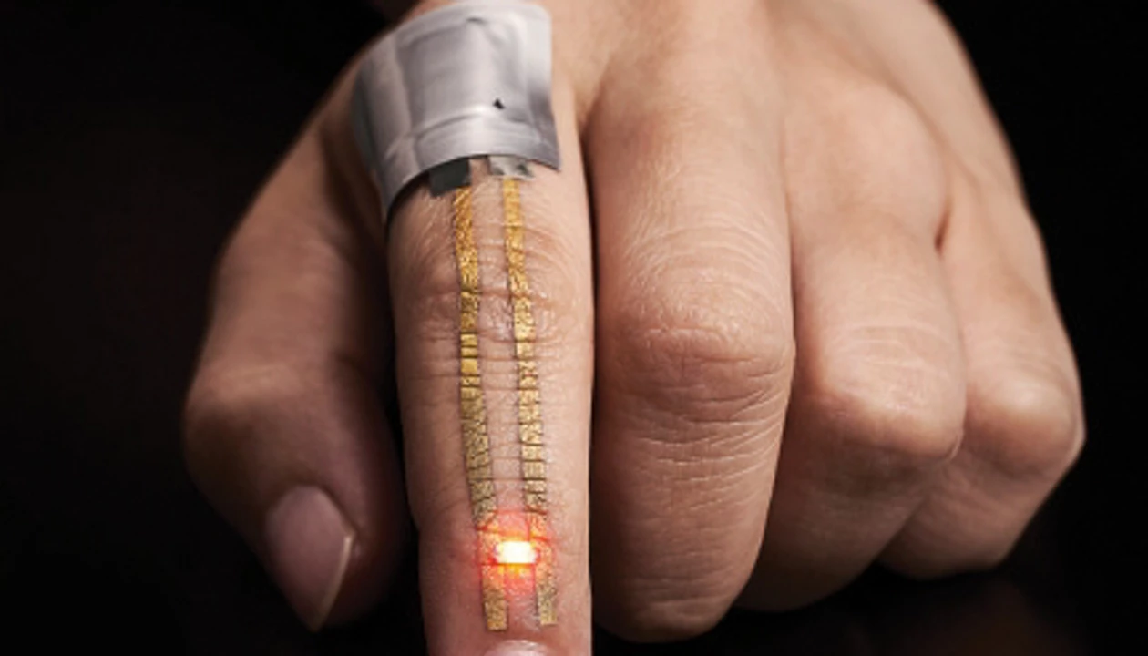 Gold nanomesh creates a breathable electronic skin