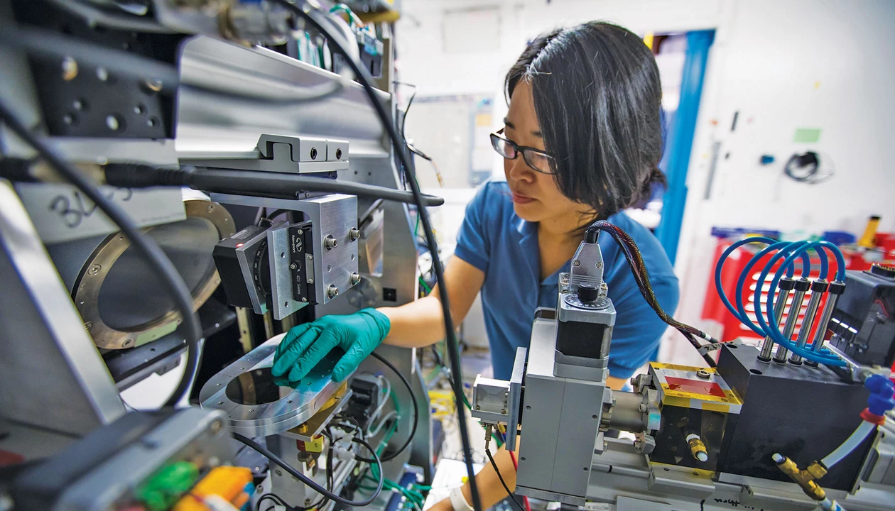 Machine learning reveals new metallic glasses