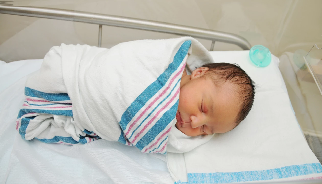 Hospital bacteria can colonize the guts of babies born by C-section