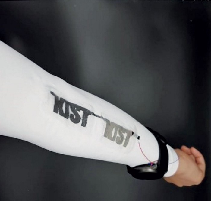 This stretchable, wearable battery can power a smart watch