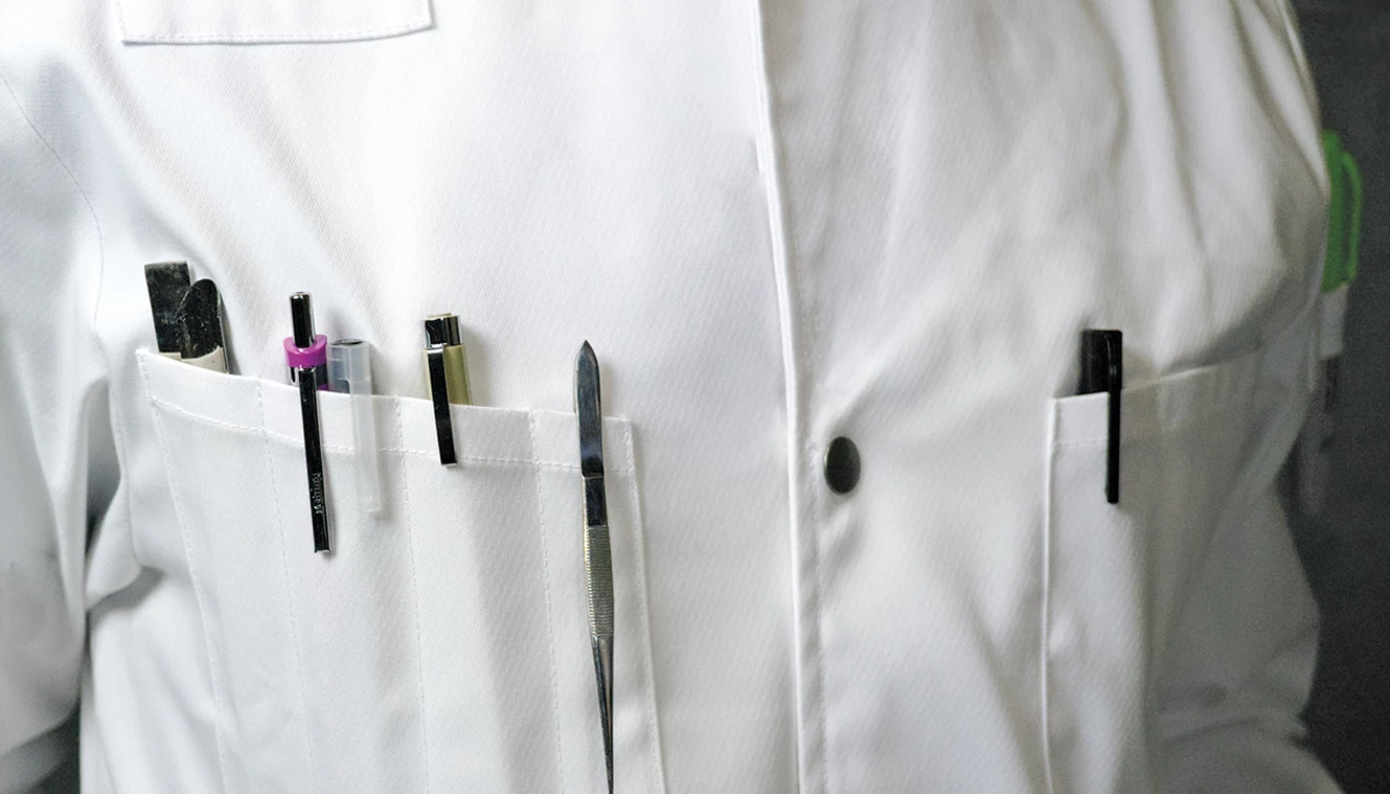 Fashionable scientists and the science of sustainable fashion