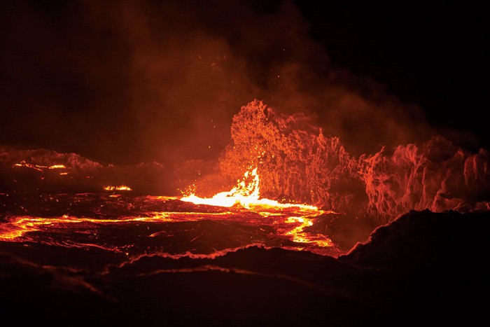 Iron-rich meteorites and volcanic ash catalyzed prebiotic molecules on ...