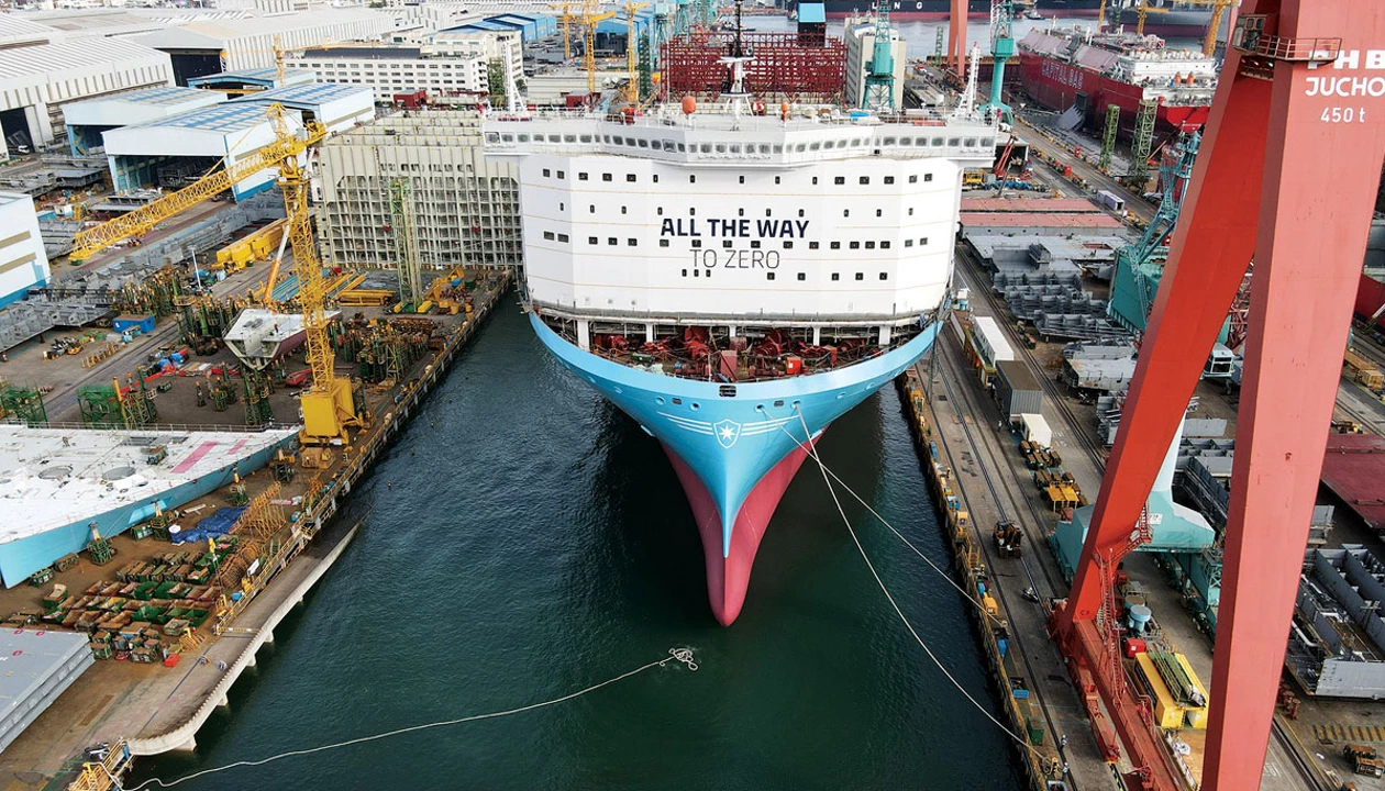 Maersk to buy methanol for ships