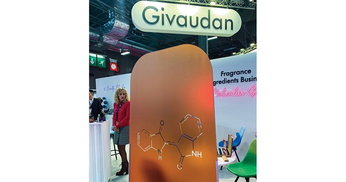 What are glow sticks, and what’s the chemical reaction that makes them ...