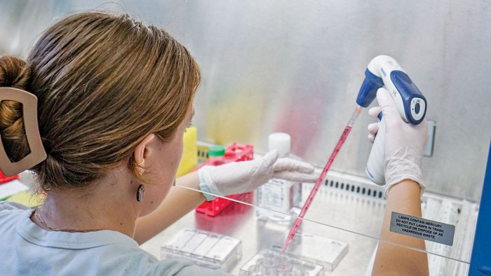 How fledgling firms coexist in biotech incubators