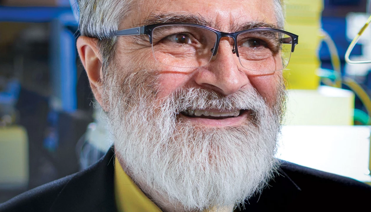 Luis A. Colón lleva décadas promoviendo la diversidad en química
