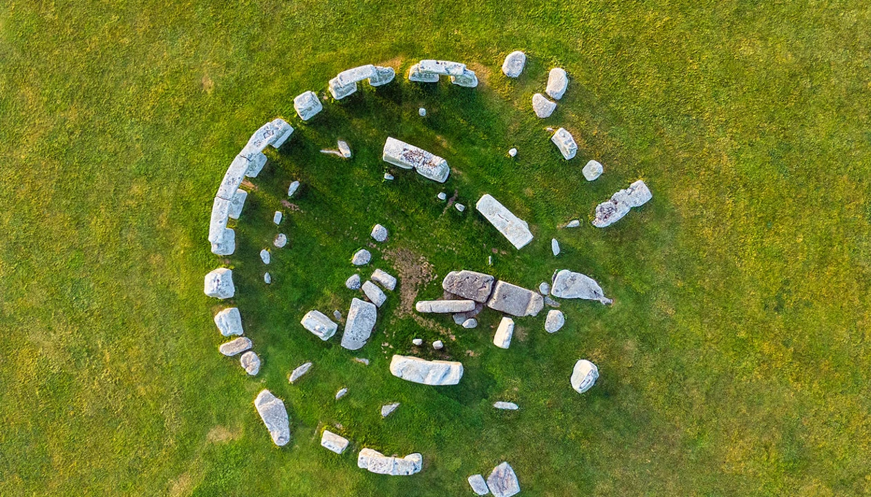 Stonehenge secrets and paper cut physics