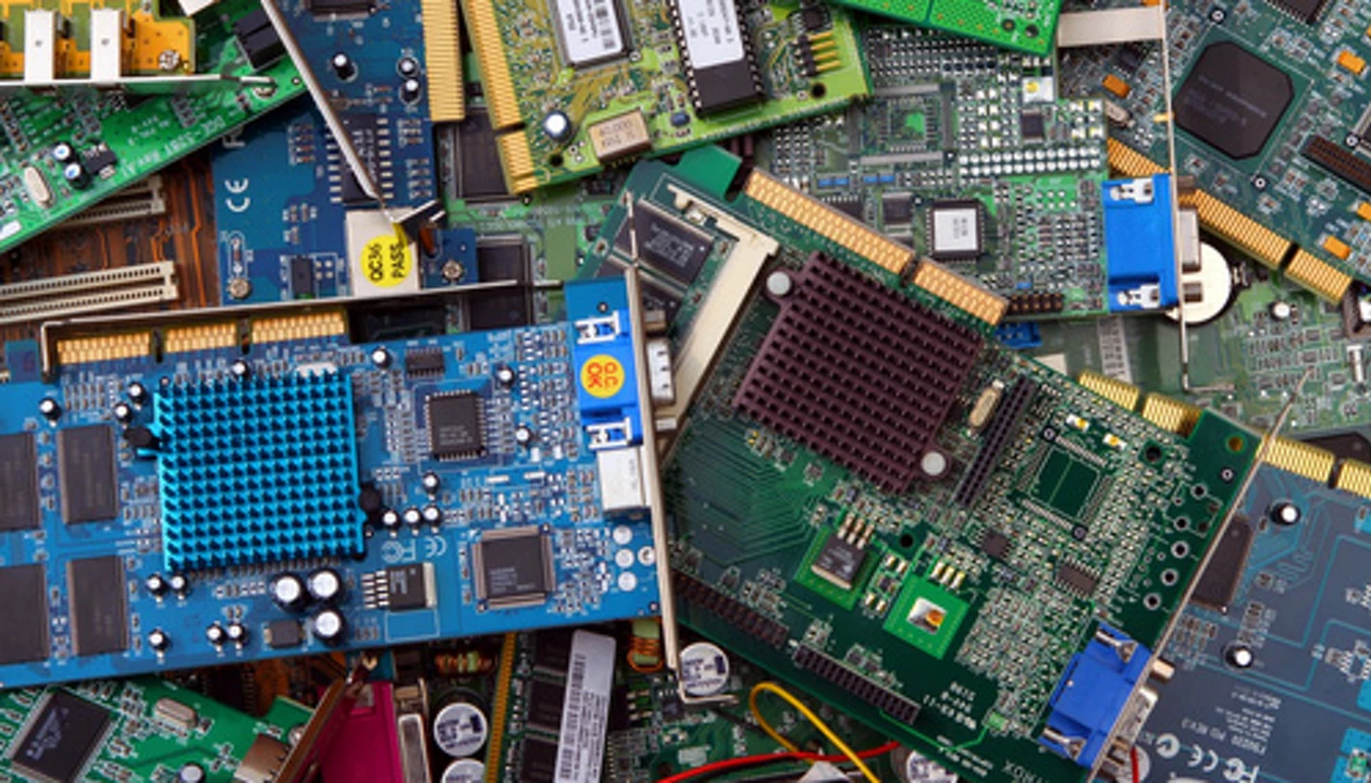 Circuit Board Waste Mops Up Toxic Metals