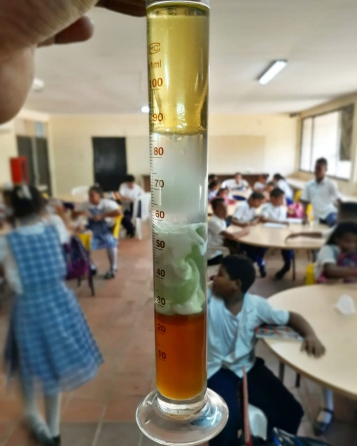 Chemistry in Pictures: Stacking liquids