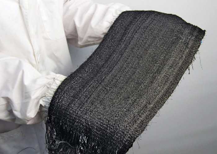 Coating silk with carbon nanotubes yields electronic yarn by the yard