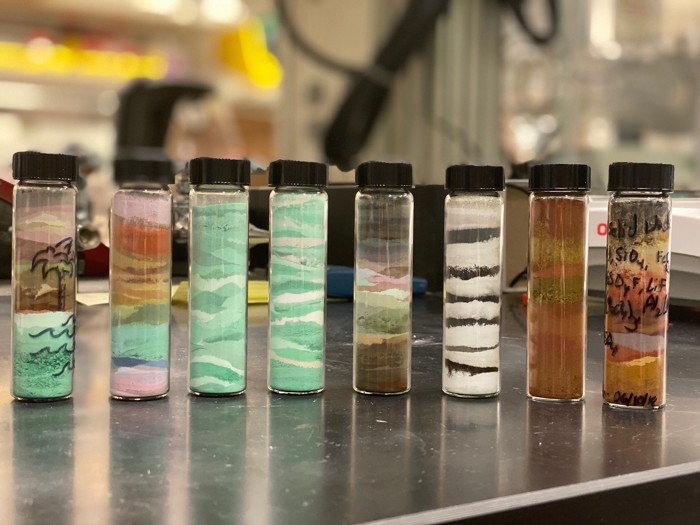 Chemistry in Pictures: Solid-state sand art