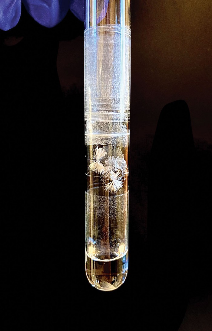 Chemistry in Pictures: Mini fireworks