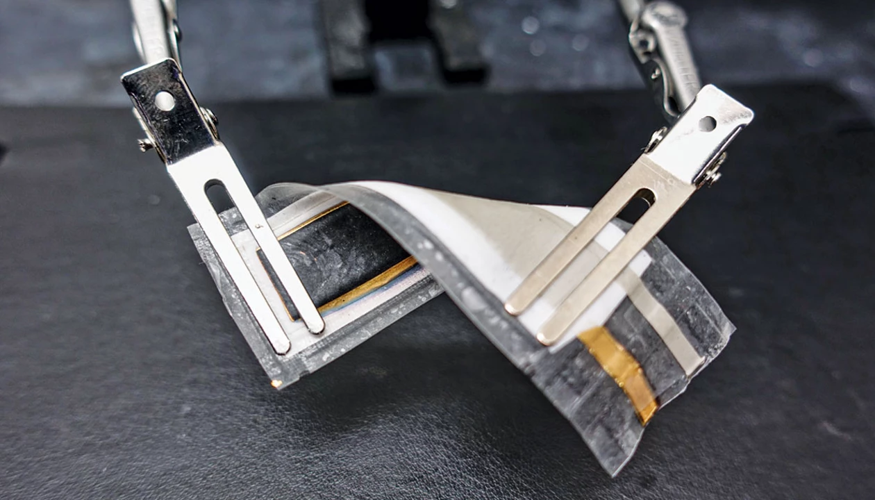 Screen-printed, flexible battery could be low-cost power source for ...