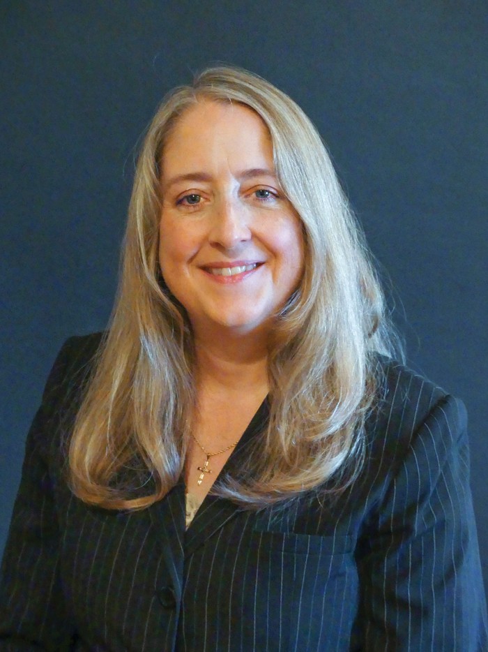 Amber Hinkle wins Award for Volunteer Service to the ACS