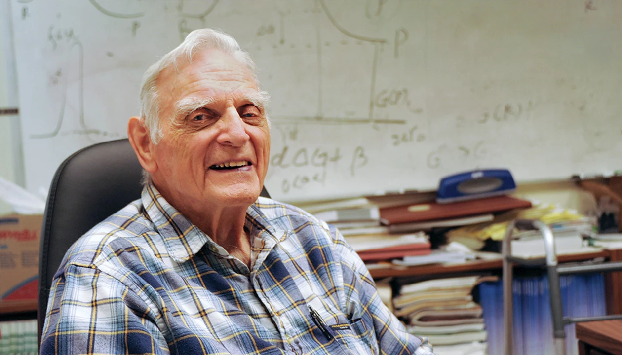 Nobel laureate John B. Goodenough dies at age 100