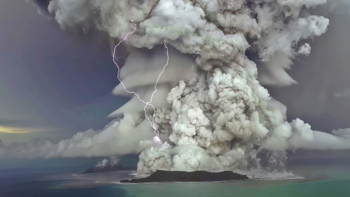 Hunga Tonga eruption shook up stratospheric chemistry