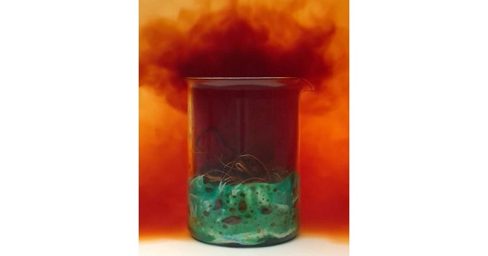 Chemistry in Pictures: Nitric acid acts upon copper