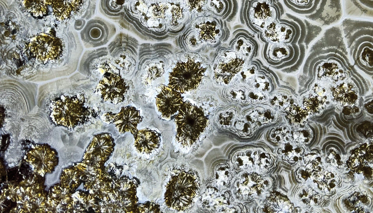 Chemistry in Pictures: Crystal stars