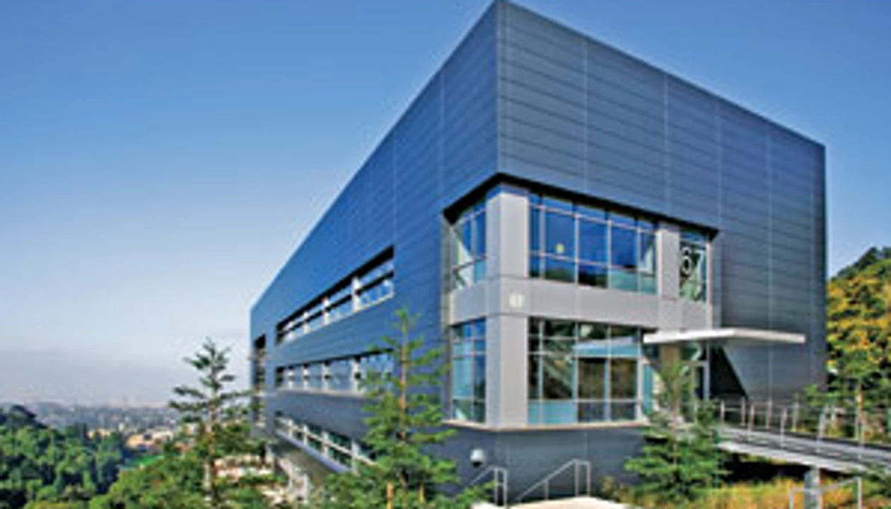 Building Up Nanotech Research