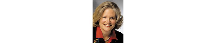 Catherine-Hunt-Receives-Outstanding-Alumna