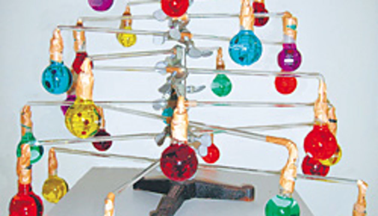 A Chemical Christmas Tree, 40 Years Of Cheery Christmases