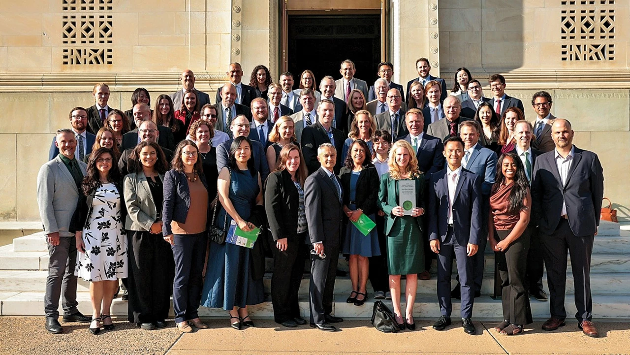 ACS honors sustainable chemistry innovators with 2025 Green Chemistry ...