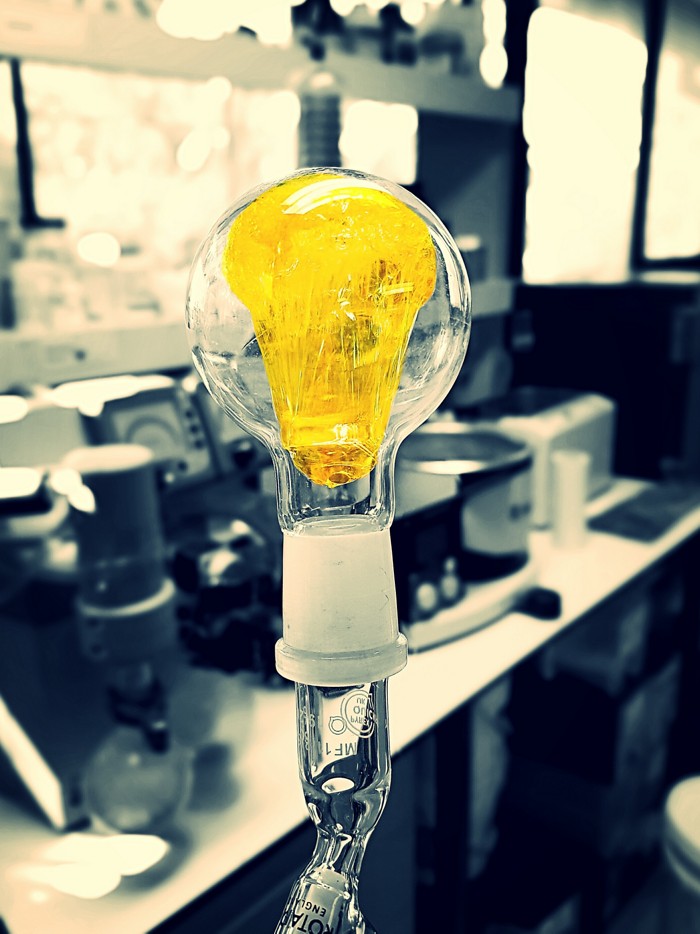 Chemistry in Pictures: Crystal light bulb