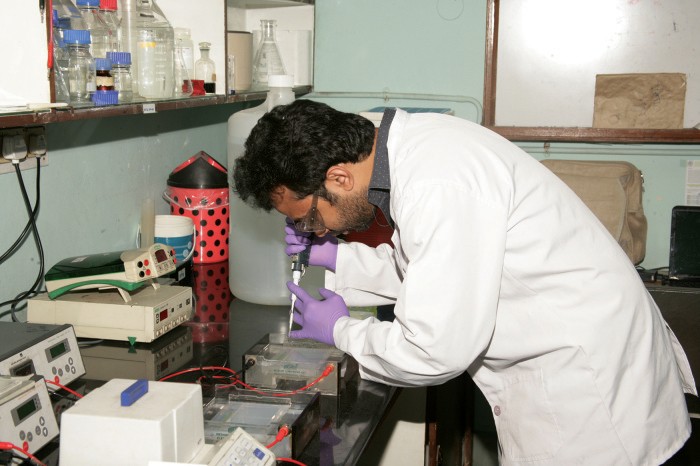 Scientists-Indias-government-labs-struggle
