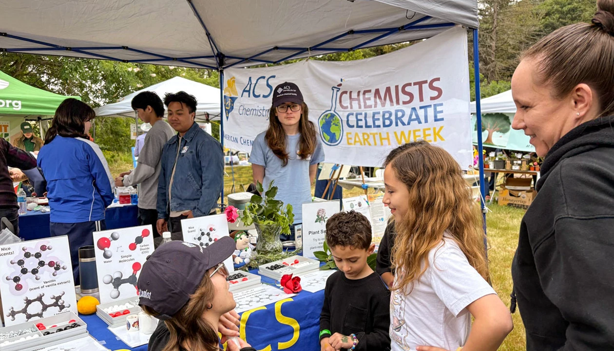 Local sections participate in Chemists Celebrate Earth Week 2025