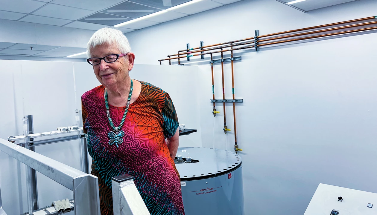 Alexandra Navrotsky seeks to uncover chemistry on other planets