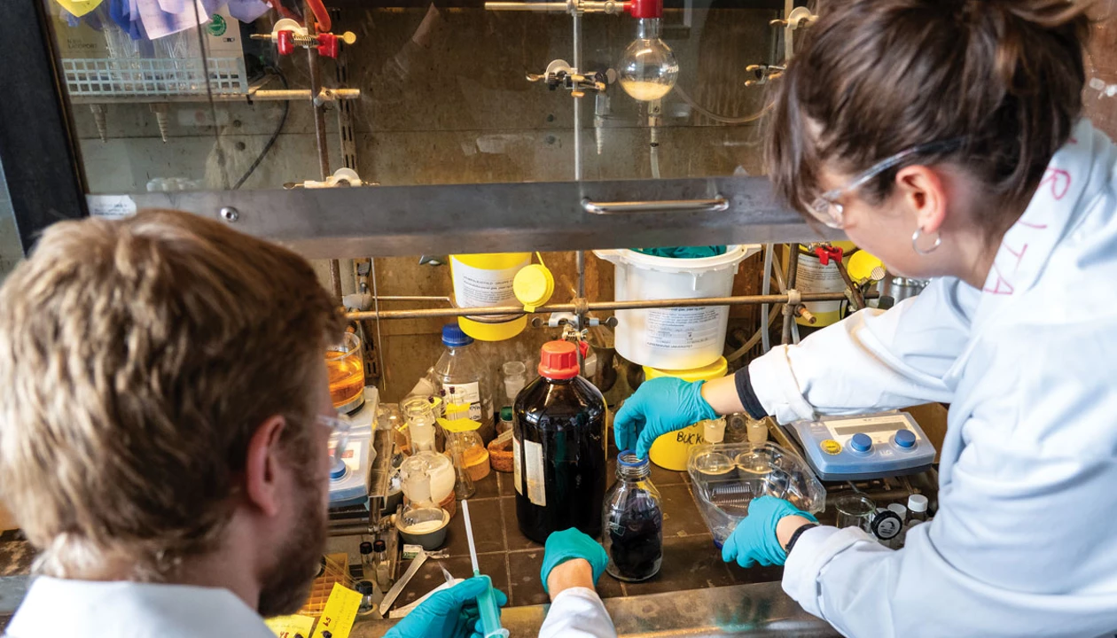 Turning plastic bottles into a new carbon capture material