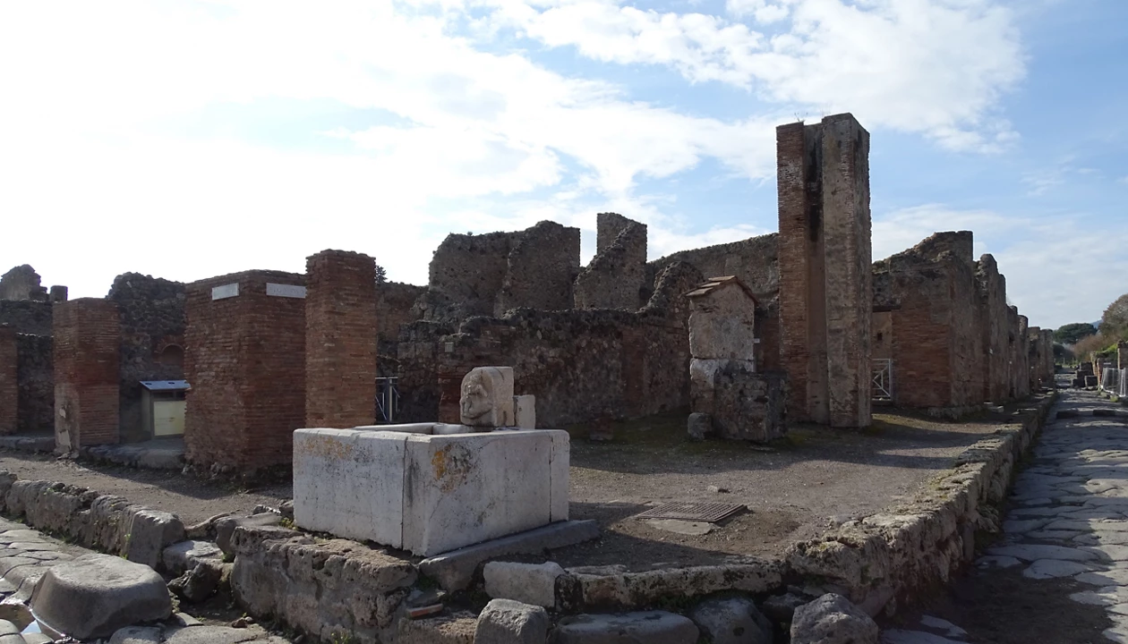 Carbonate crusts preserve the secrets of Pompeii’s public baths