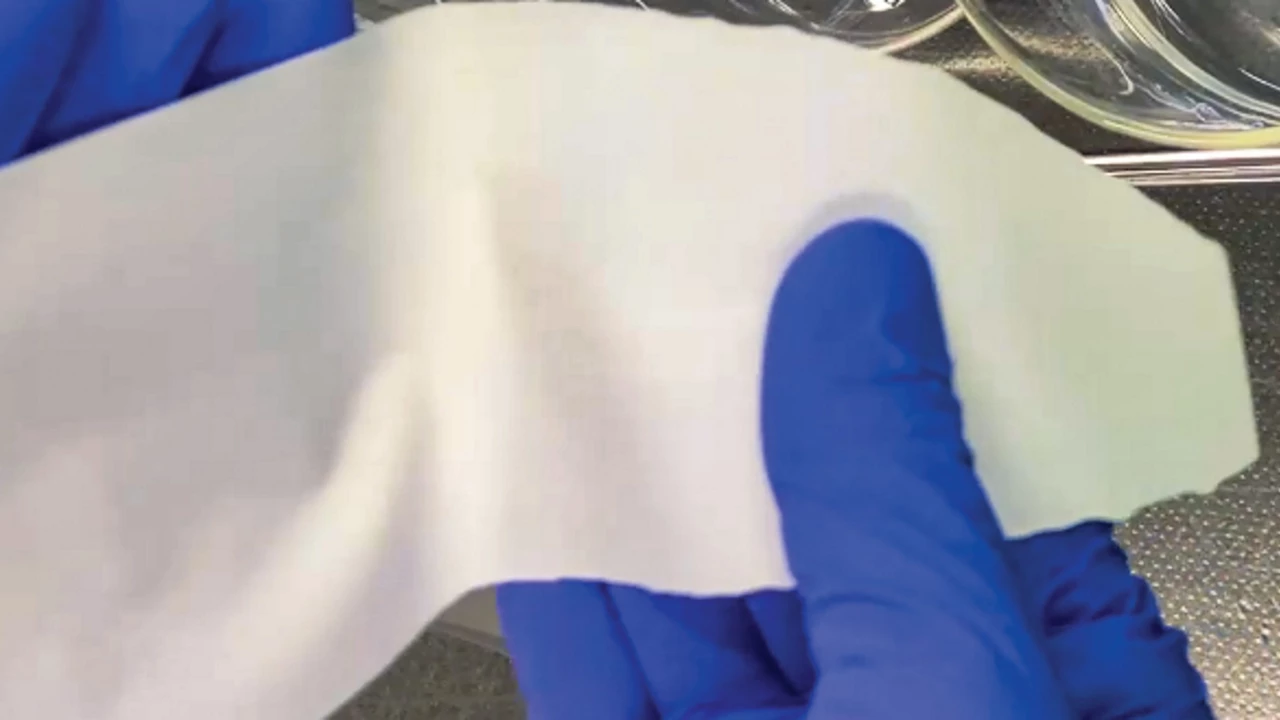 Slime-like electrolyte promises safe, recyclable batteries