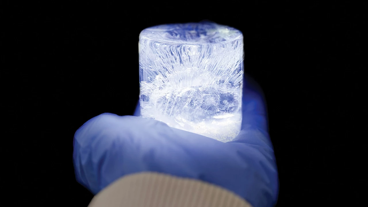 Chemistry in Pictures: Posin’ while frozen