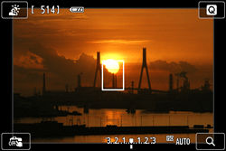 Shooting backlit scenes brightly (HDR Backlight Control) (EOS M)