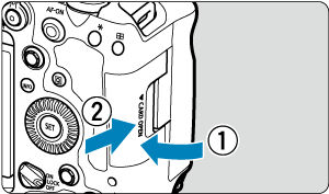EOS R3: Inserting/Removing Cards