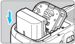Installing and removing the battery on the EOS 5DS and EOS 5DS R