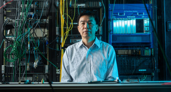 Qualcomm inventor Dr. Tao Luo on how your 5G phone connects to a cell ...