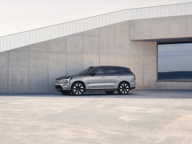 Hey there, highly connected driving: The new Volvo EX90 and EX90 ...