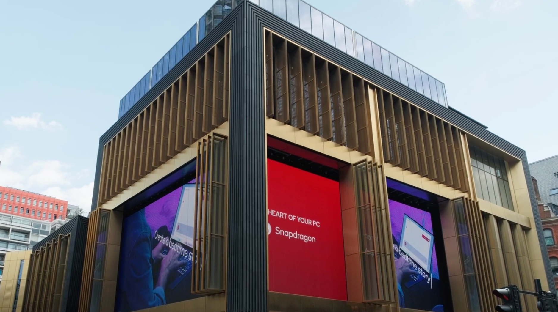 Snapdragon takes over London with Outernet activation