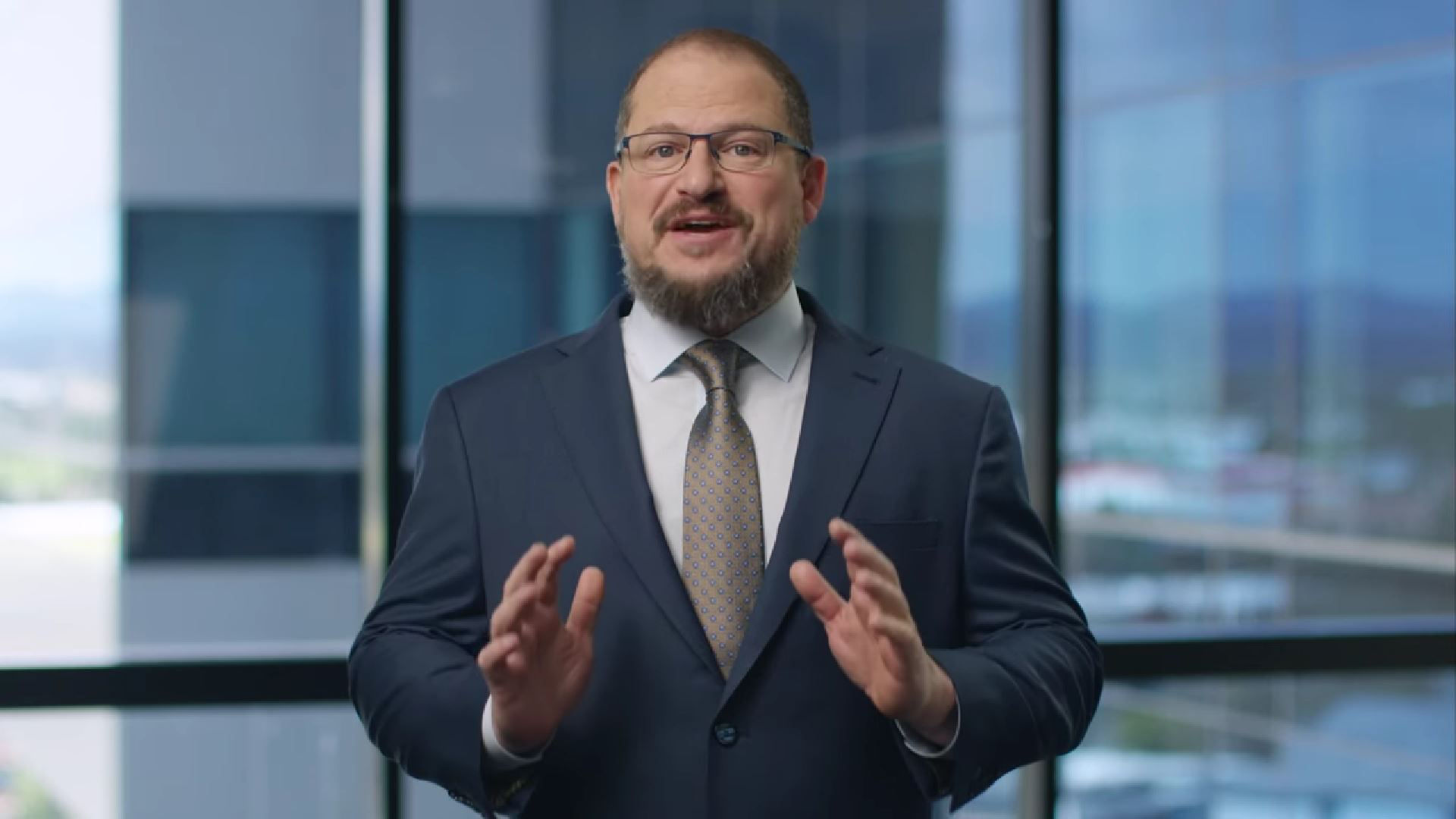 Qualcomm CEO Cristiano Amon shares the company’s vision and growth opportunities in 2024 and ...