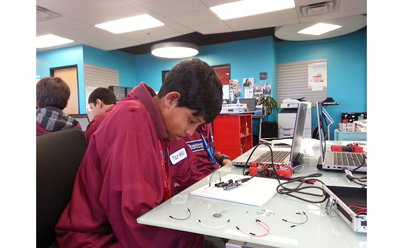 Qualcomm’s Thinkabit Lab Stormed by More than 30 Middle Schoolers ...