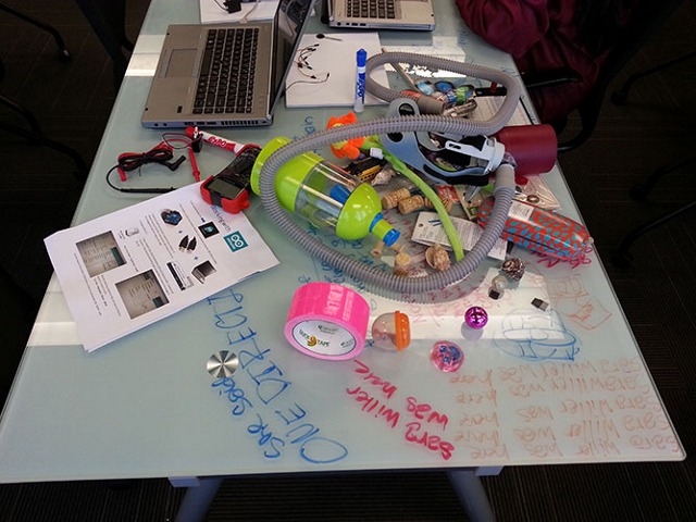 Qualcomm’s Thinkabit Lab Stormed by More than 30 Middle Schoolers ...